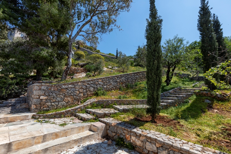 Σπάνια Αμφιθεατρική έκταση στο Αυλάκι, Ύδρα