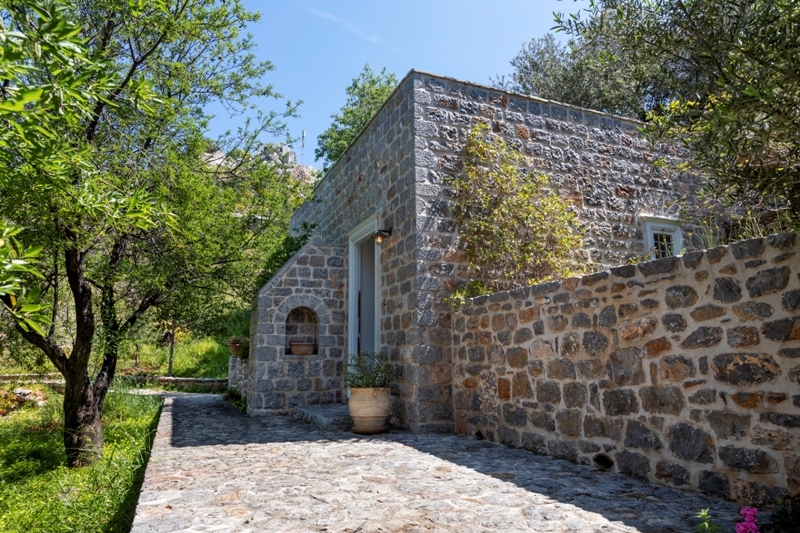Σπάνια Αμφιθεατρική έκταση στο Αυλάκι, Ύδρα